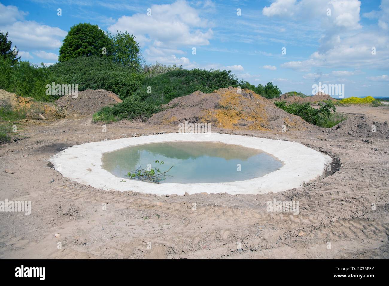 Species protection, construction of spawning waters for amphibians in ...