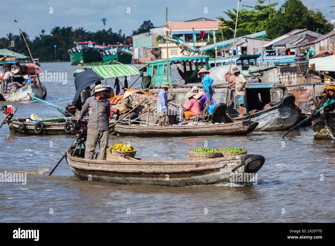 Floating market in Mekong river delta Stock Photo - Alamy