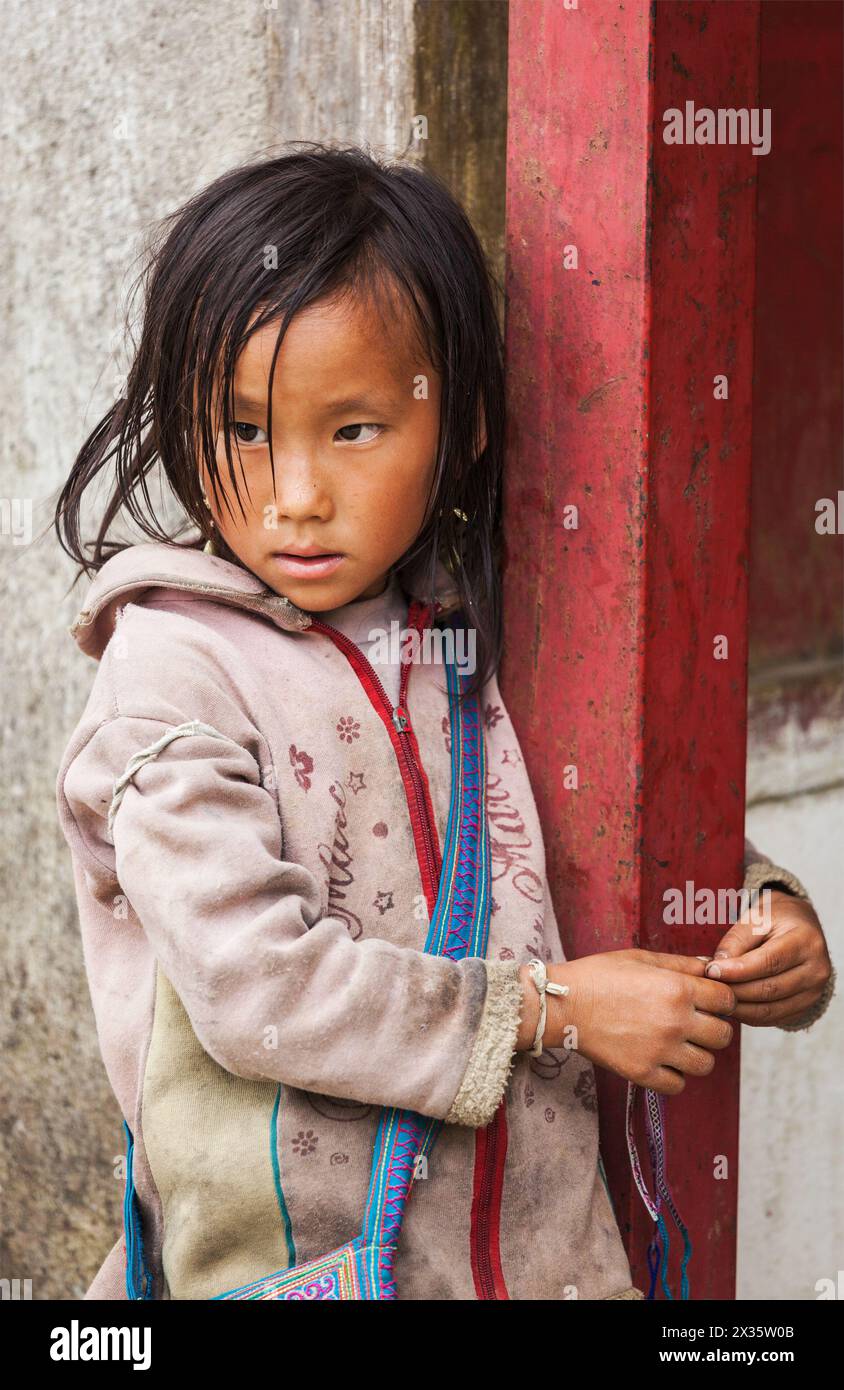 Unidentified vietnamese girl in Ta Van village, Vietnam Stock Photo - Alamy