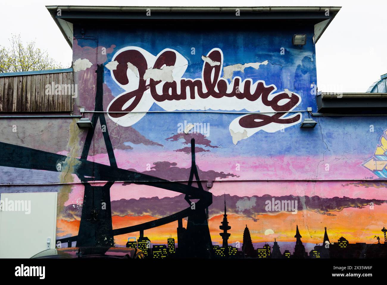 Lettering Hamburg, street art, graffiti, painted house wall, Reeperbahn ...
