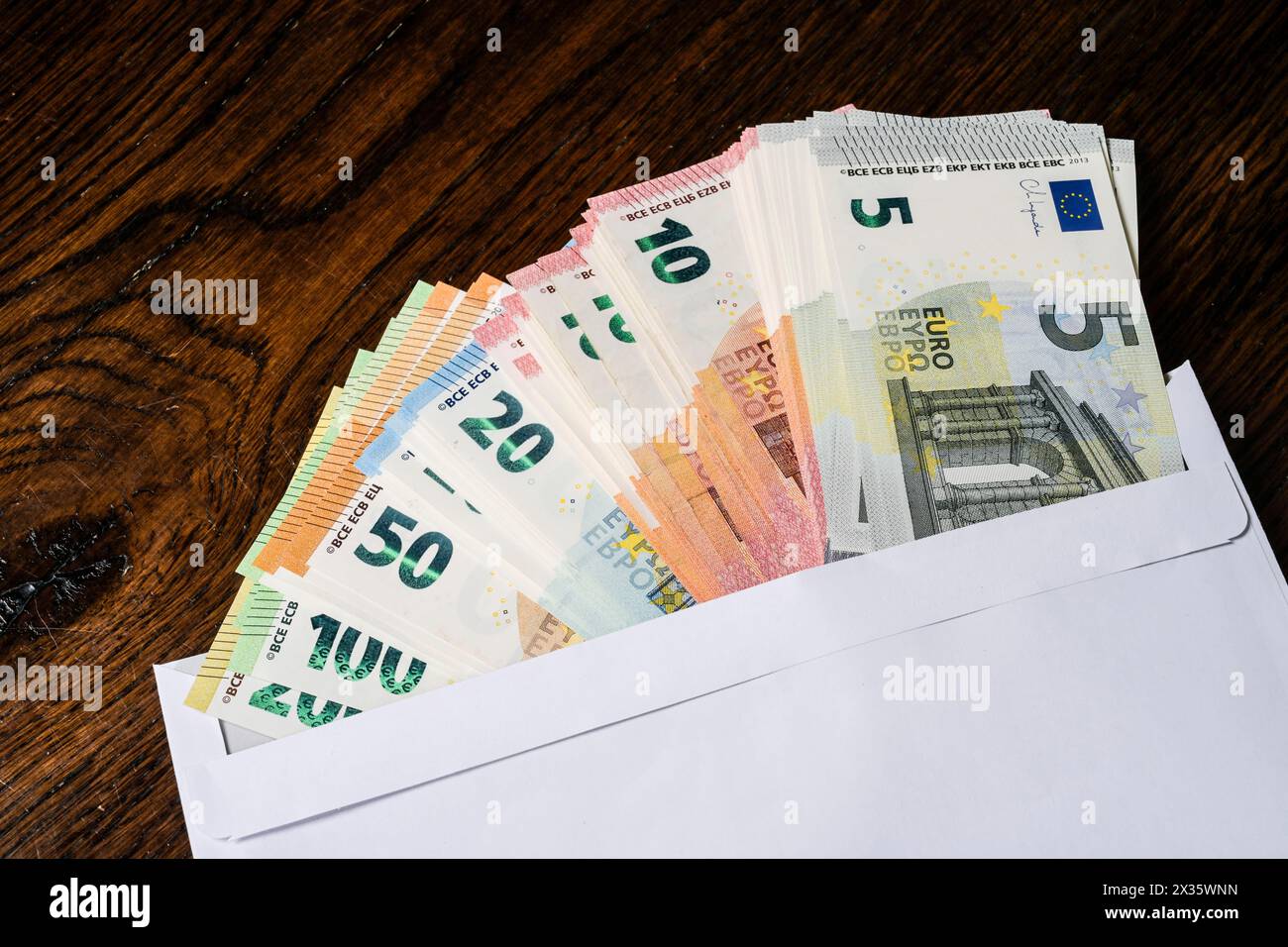 Pay packet hi-res stock photography and images - Alamy