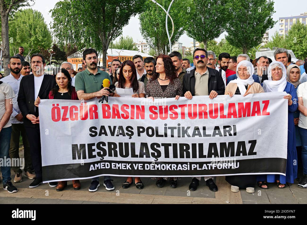 Labor democracy platform hi-res stock photography and images - Alamy