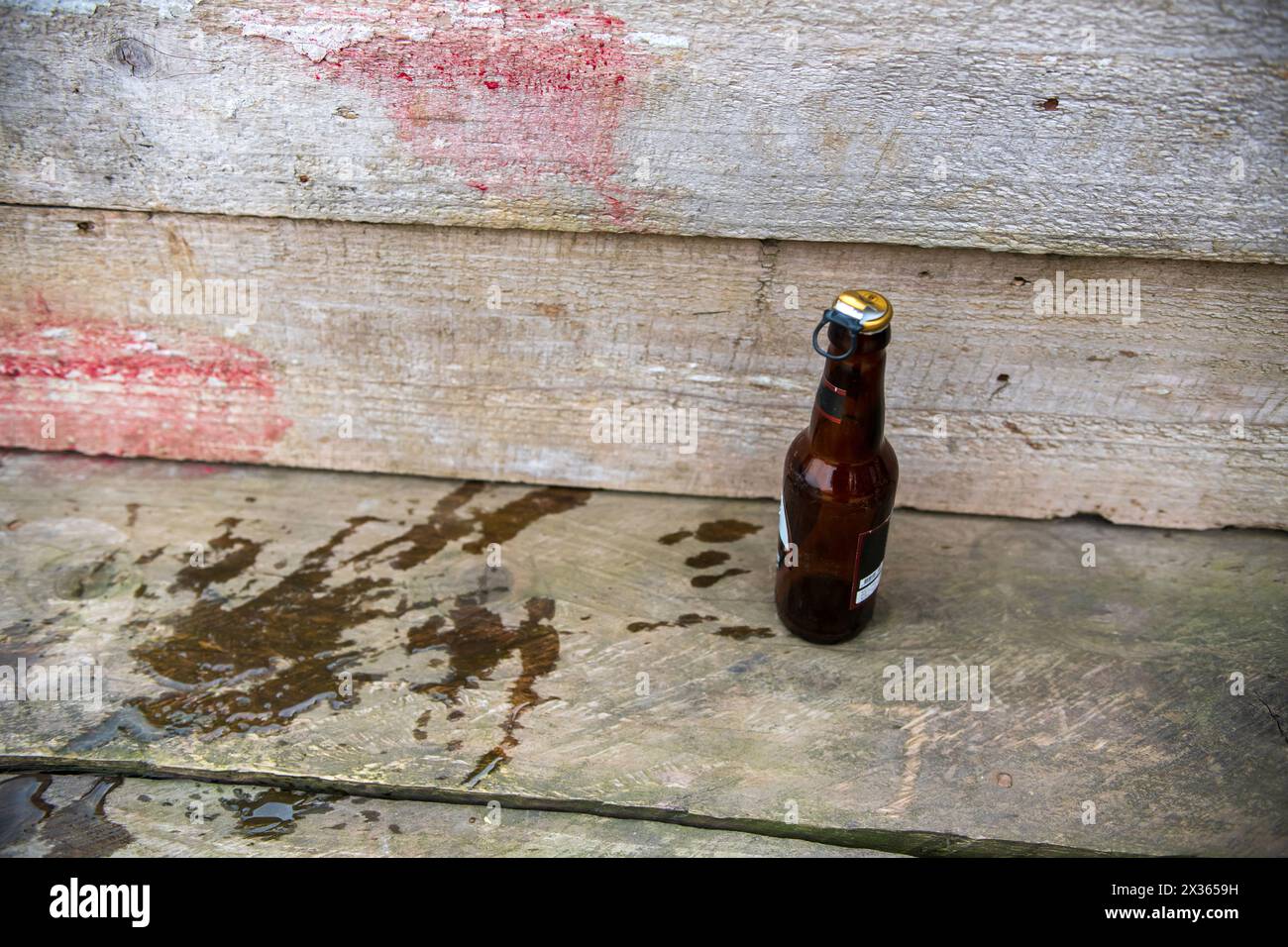 Horizontal image bottle wooden hi-res stock photography and images - Alamy