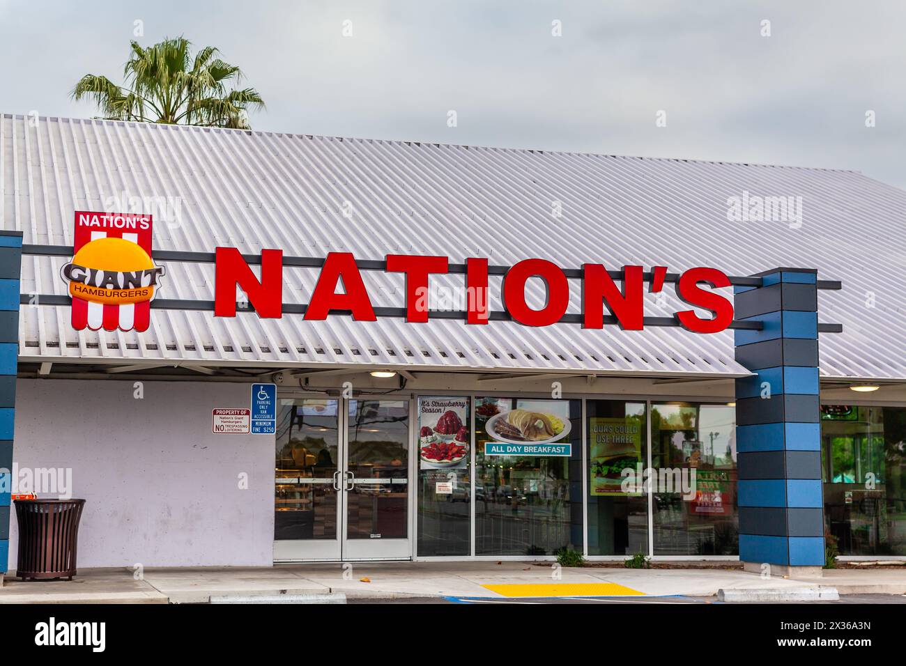 Nations giant hamburger hi-res stock photography and images - Alamy