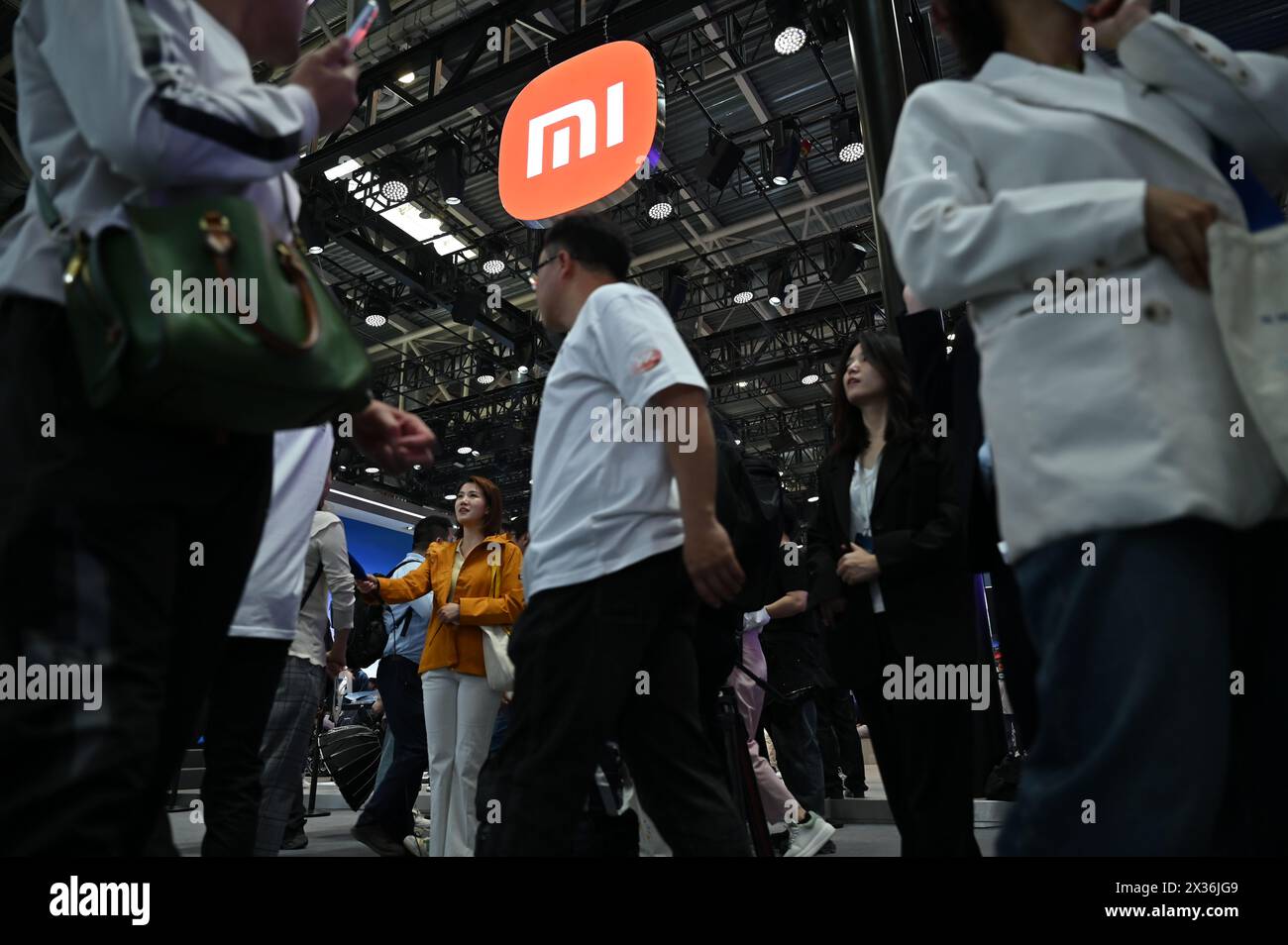 Peking, China. 25th Apr, 2024. The logo of Chinese cell phone ...