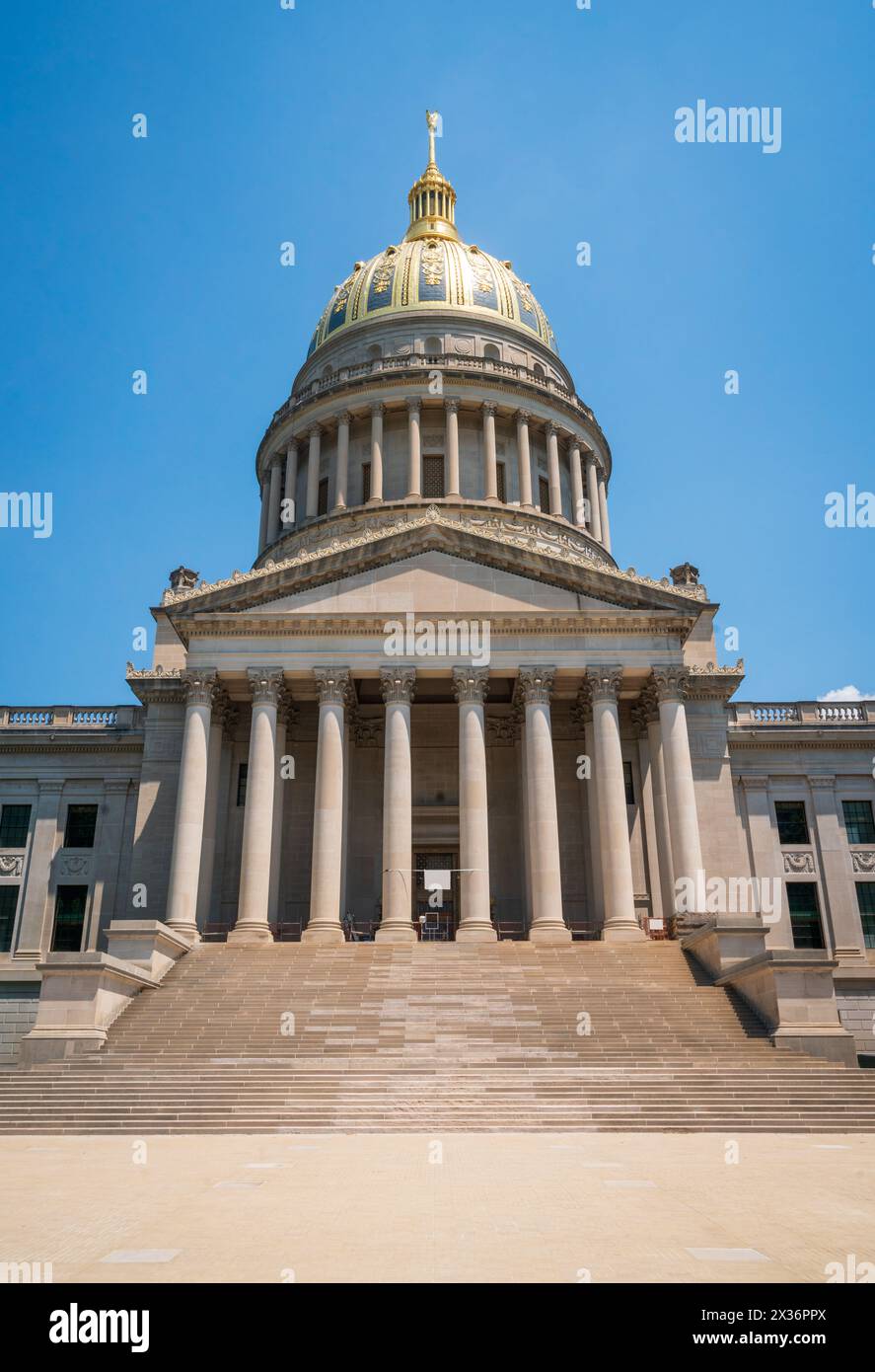 West Virginia State Capitol Building, Government office in Charleston ...