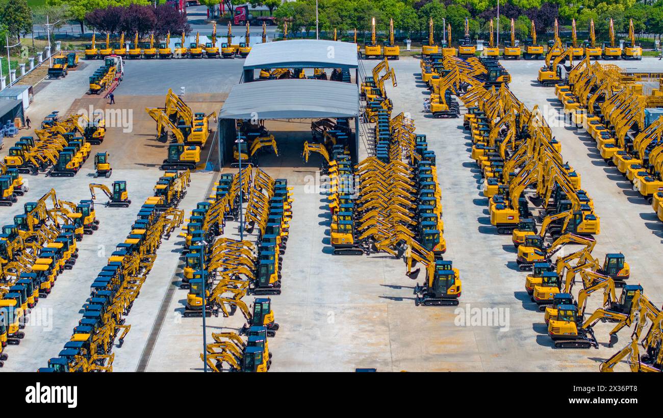 Construction machinery vehicles hi-res stock photography and images - Alamy