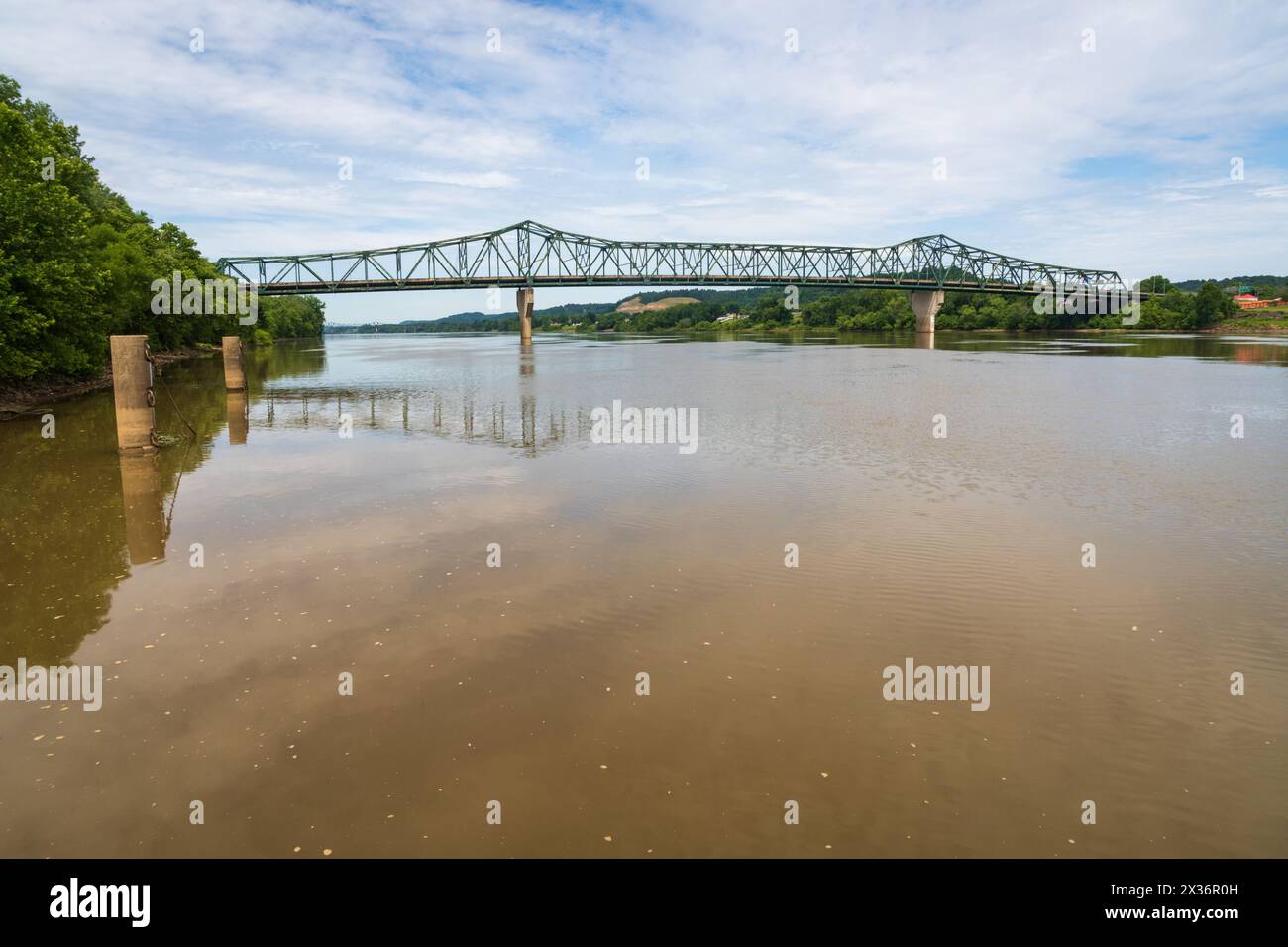 Ohio River at Huntington City in West Virginia, USA Stock Photo - Alamy
