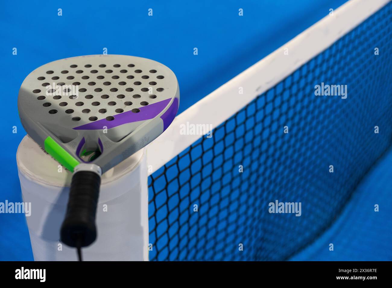 Real grass tennis court hi-res stock photography and images - Alamy