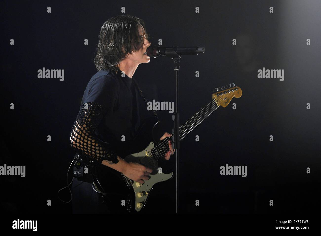 Lynn Gunn von Pvris live bei einem Konzert im Musikzentrum. Hannover ...