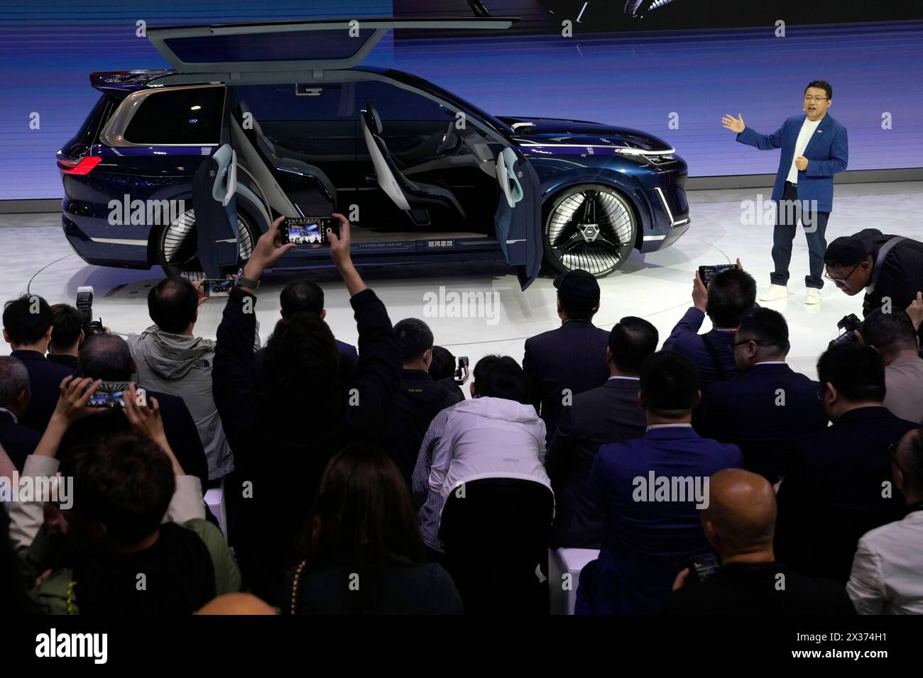 Jerry Gan, CEO of Geely Auto Group unveils the Galaxy Starship a new ...