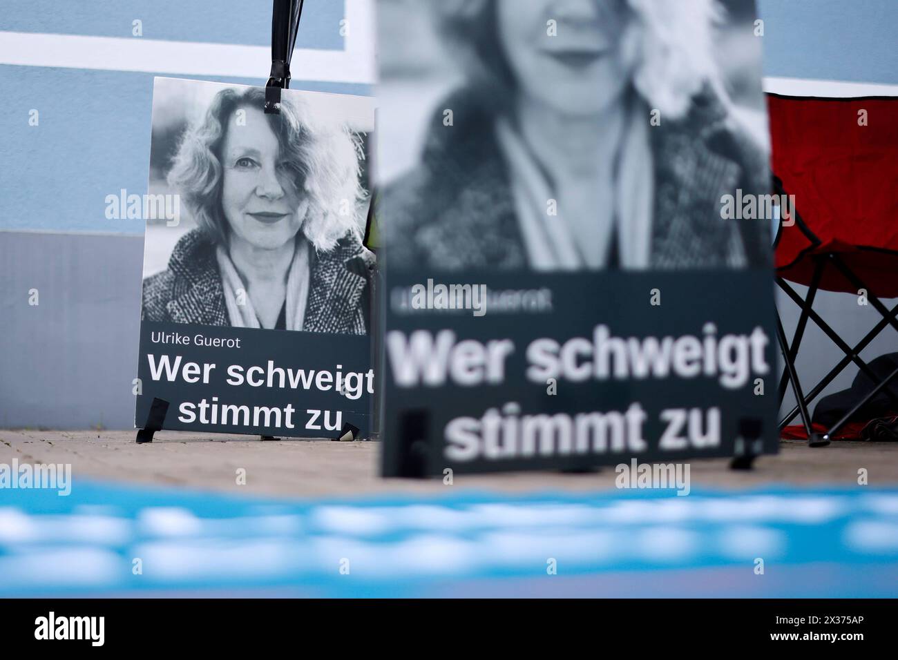 Politologin hi-res stock photography and images - Alamy