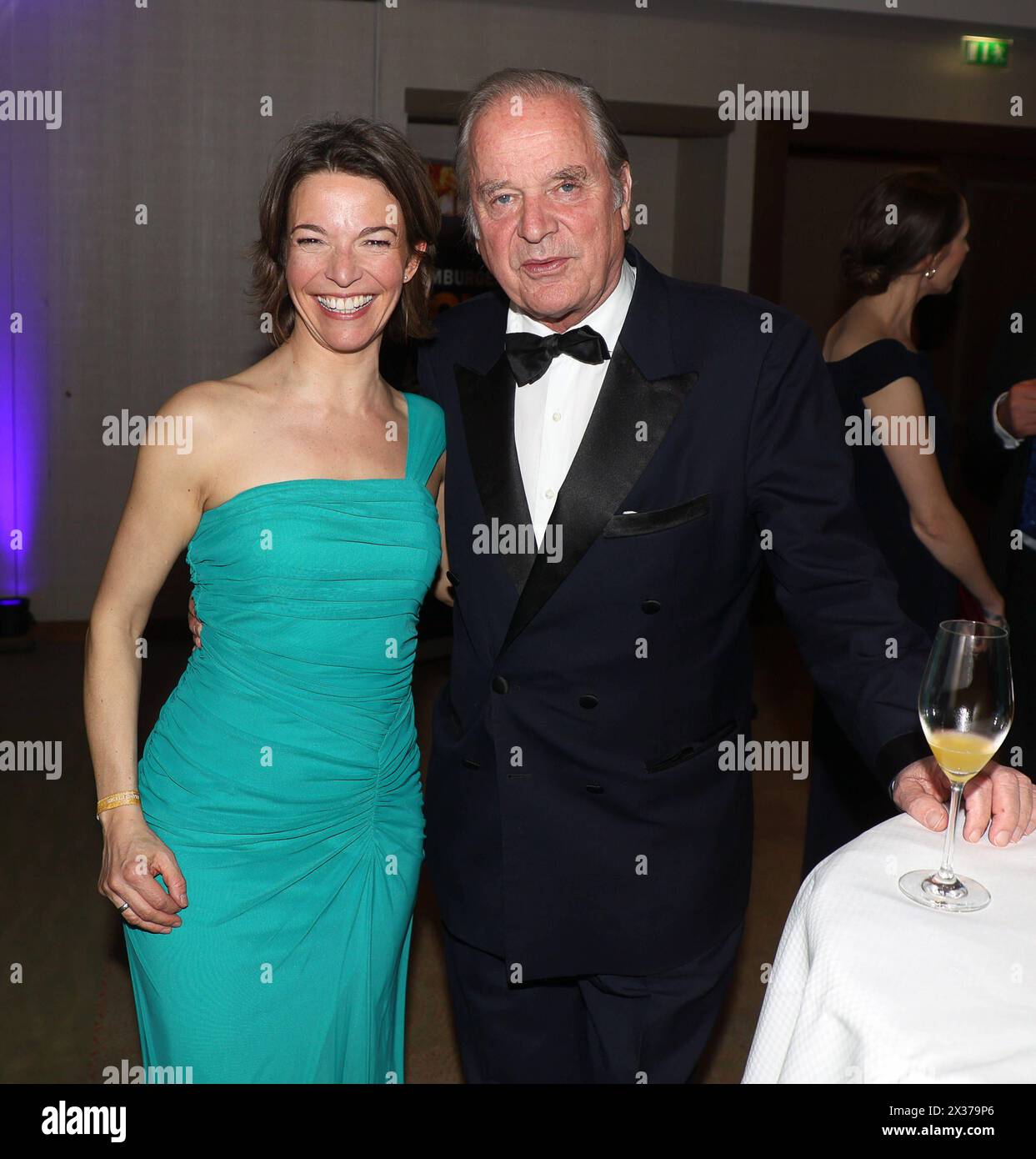 Hamburg Zu Gast: Anna Planken und Enno Freiherr von Ruffin Blauer Ball ...