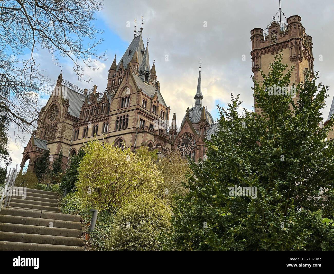 Bonn Symbolfoto: Schloss Drachenburg in Königswinter Symbolfoto ...