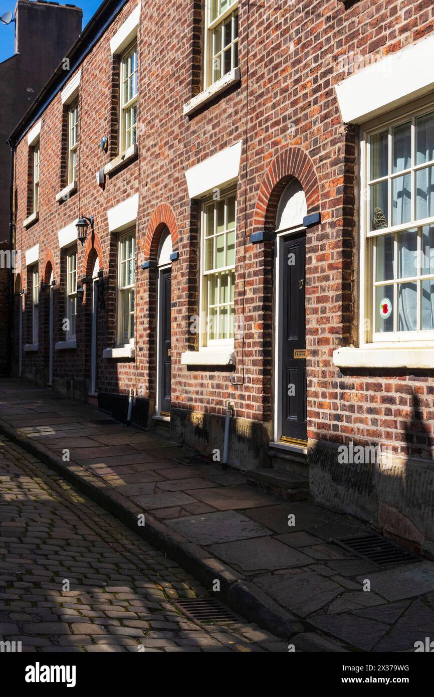 Victorian Terraced Houses in Church Side Macclesfield, Cheshire Stock ...
