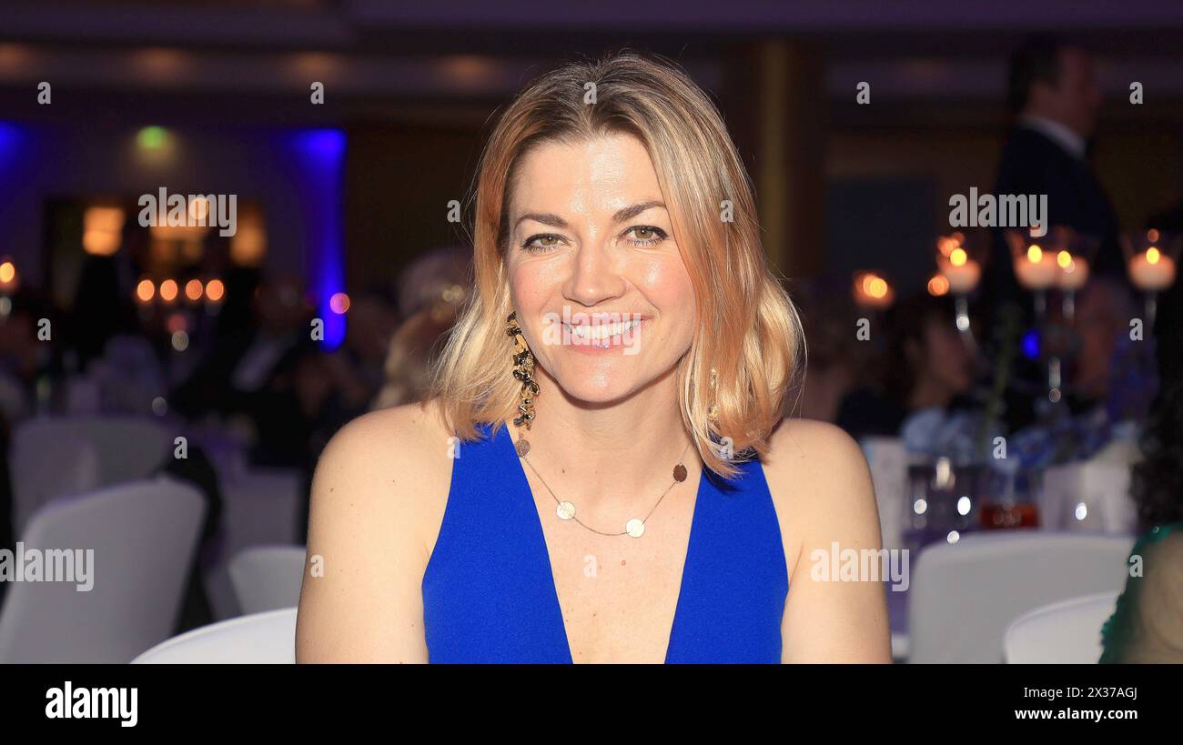 Hamburg Nina Bott Blauer Ball 2024 im am Samstag, 06. April 2024 ab 18. ...