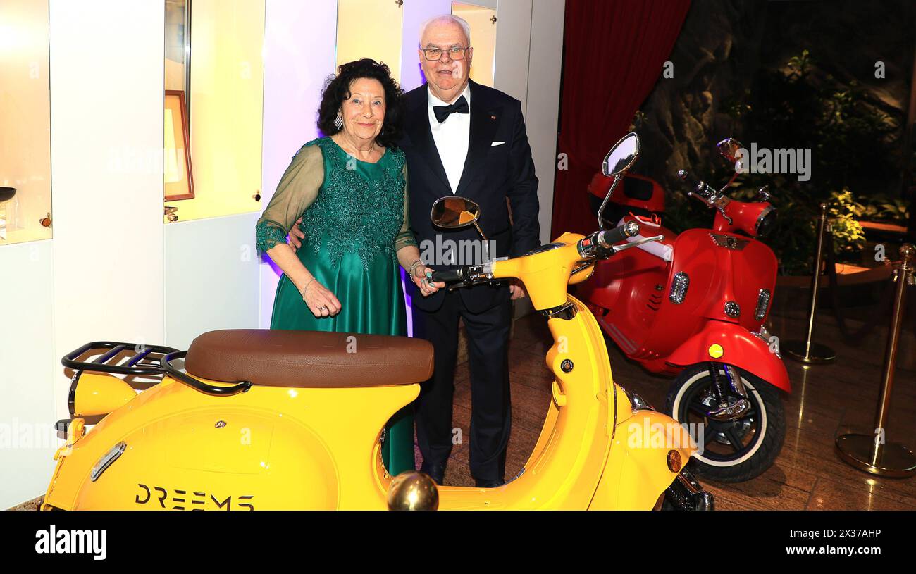 Hamburg Marianne und Günter Ehnert Blauer Ball 2024 im am Samstag, 06 ...