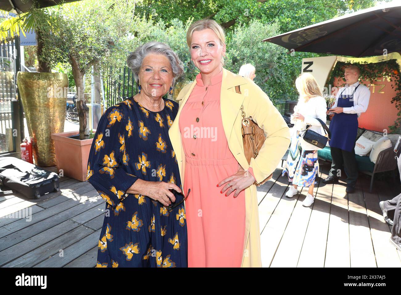 Hamburg zu Gast: Eva Habermann und links Hannelore Lay Ladies-Launsch ...