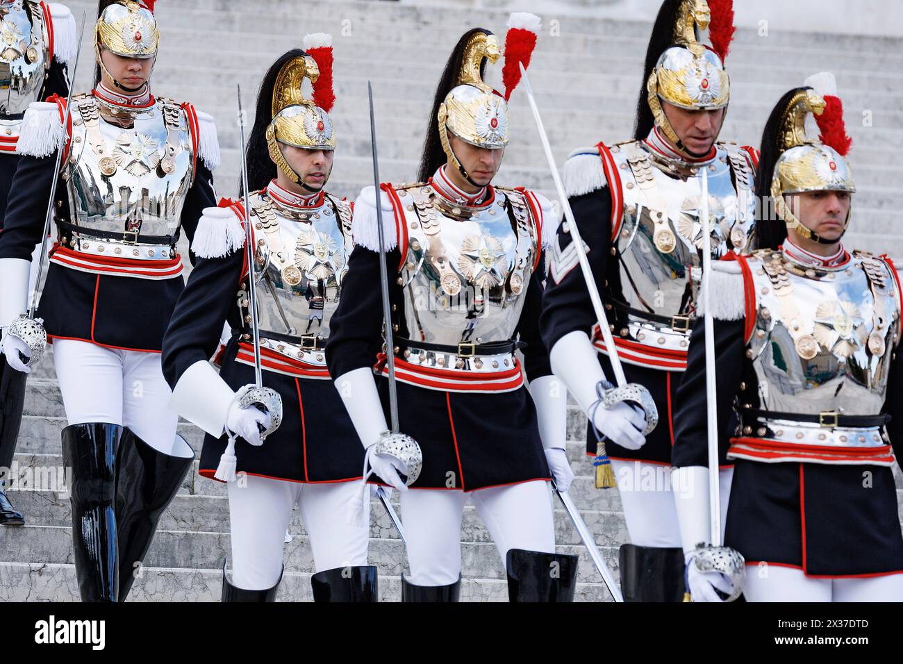 Roma, Italia. 25th Apr, 2024. Corazzieri durante la cerimonia all ...