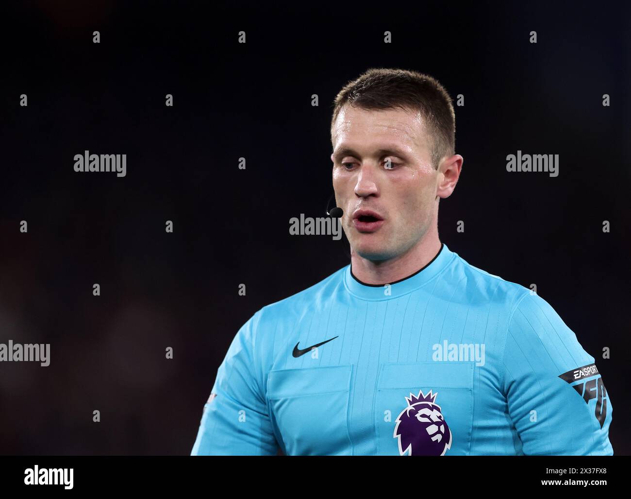 Soccer referee thomas bramall hi-res stock photography and images - Alamy