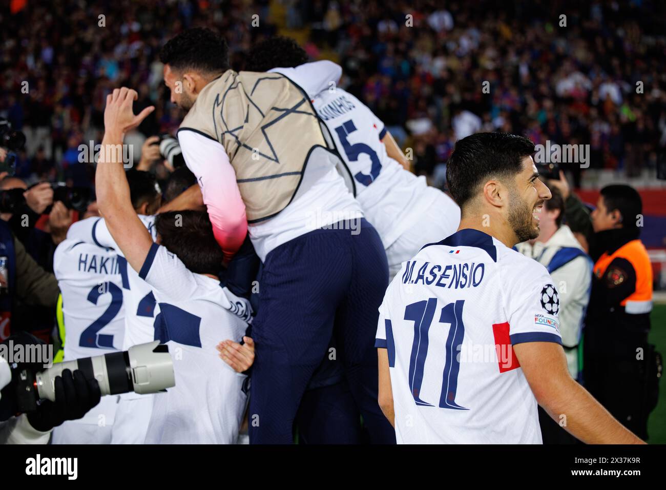 Barcelona, Spain. 16th Apr, 2024. PSG players celebrate the victory at ...