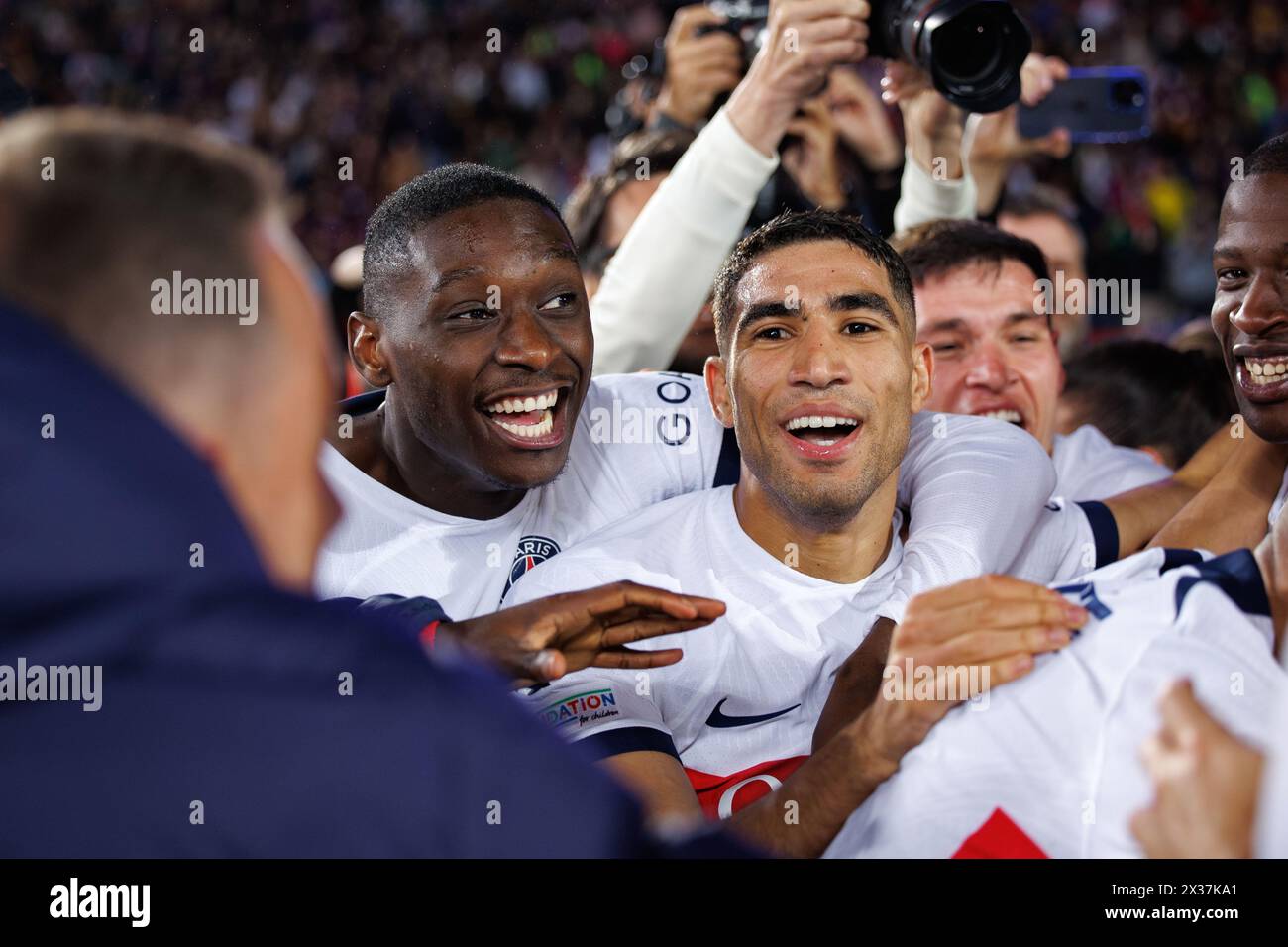 Barcelona, Spain. 16th Apr, 2024. PSG players celebrate the victory at ...
