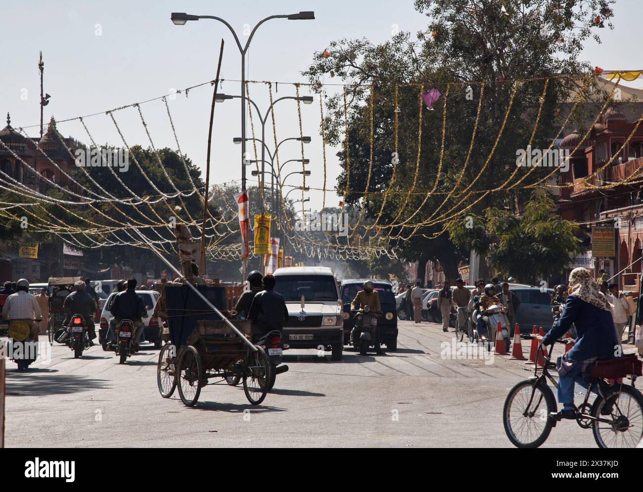 India, Rajasthan, Jaipur, traffic in a central street Stock Photo - Alamy