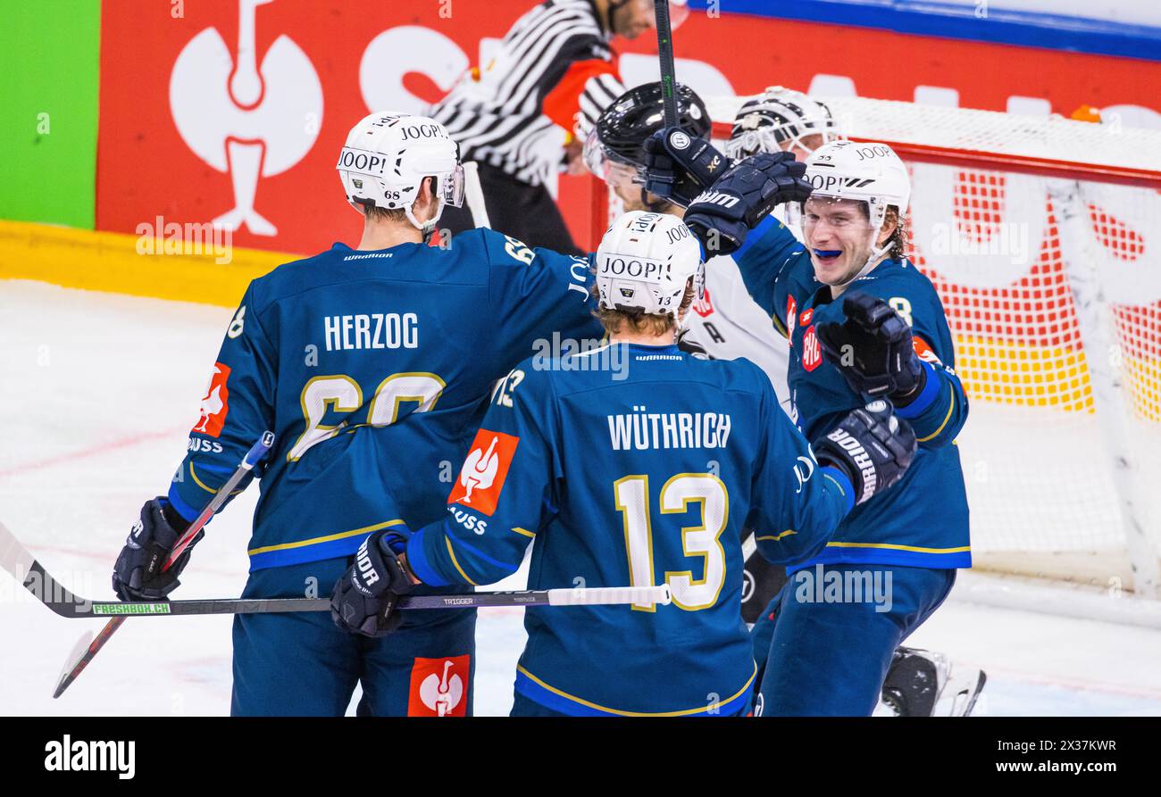 Jubel beim EV Zug. Stürmer #68 Fabrice Herzog erzielt in der 48 ...