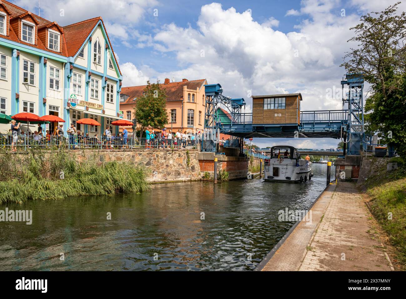 Historische hubbrucke hi-res stock photography and images - Alamy