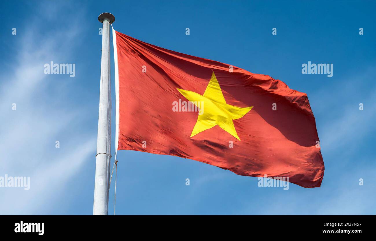 Fahnen, die Nationalfahne von Vietnam flattert im Wind Stock Photo - Alamy