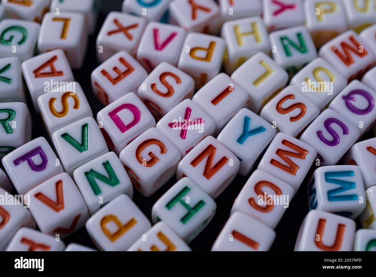 Letter cubes hi-res stock photography and images - Alamy