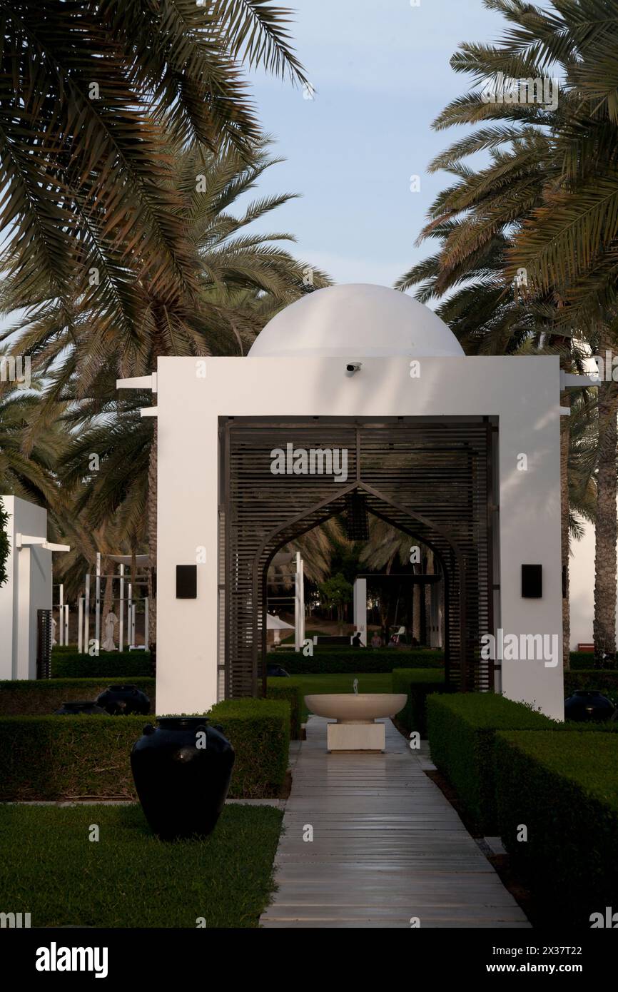 path and archway the chedi hotel muscat oman middle east Stock Photo ...