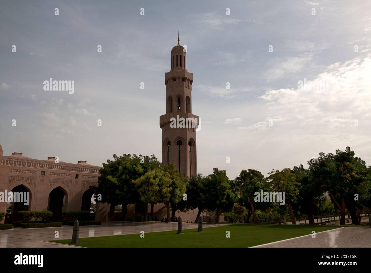 minaret sultan qaboos grand mosque muscat oman middle east Stock Photo ...