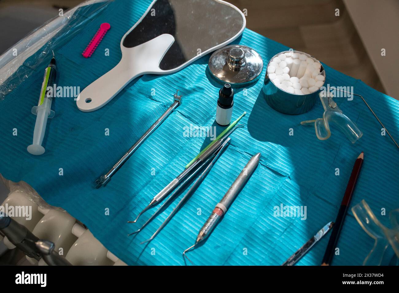 work table with dental instruments Stock Photo - Alamy