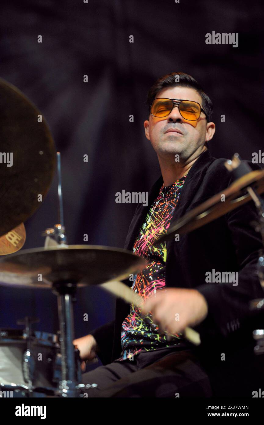 Der kubanische Jazz-Schlagzeuger Michael Olivera in der Essener ...