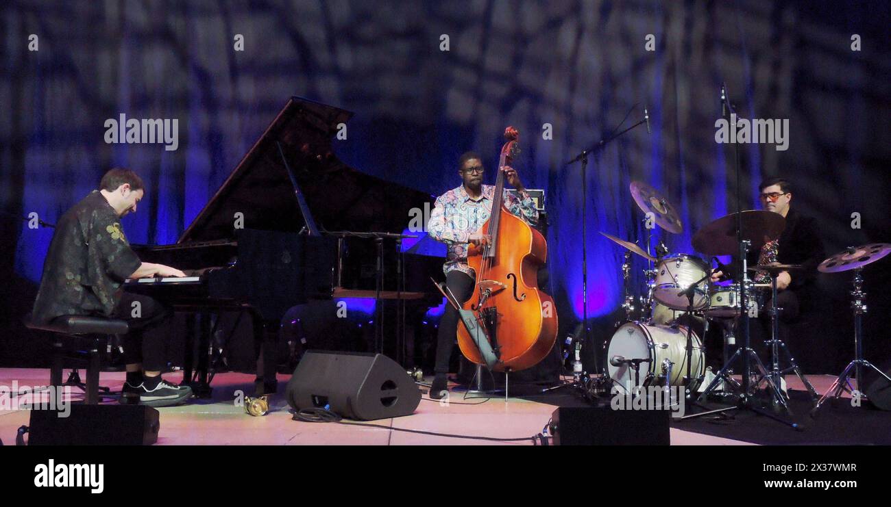 Der spanische Jazz-Pianist Daniel Garcia mit dem Bassisten Reinier ...