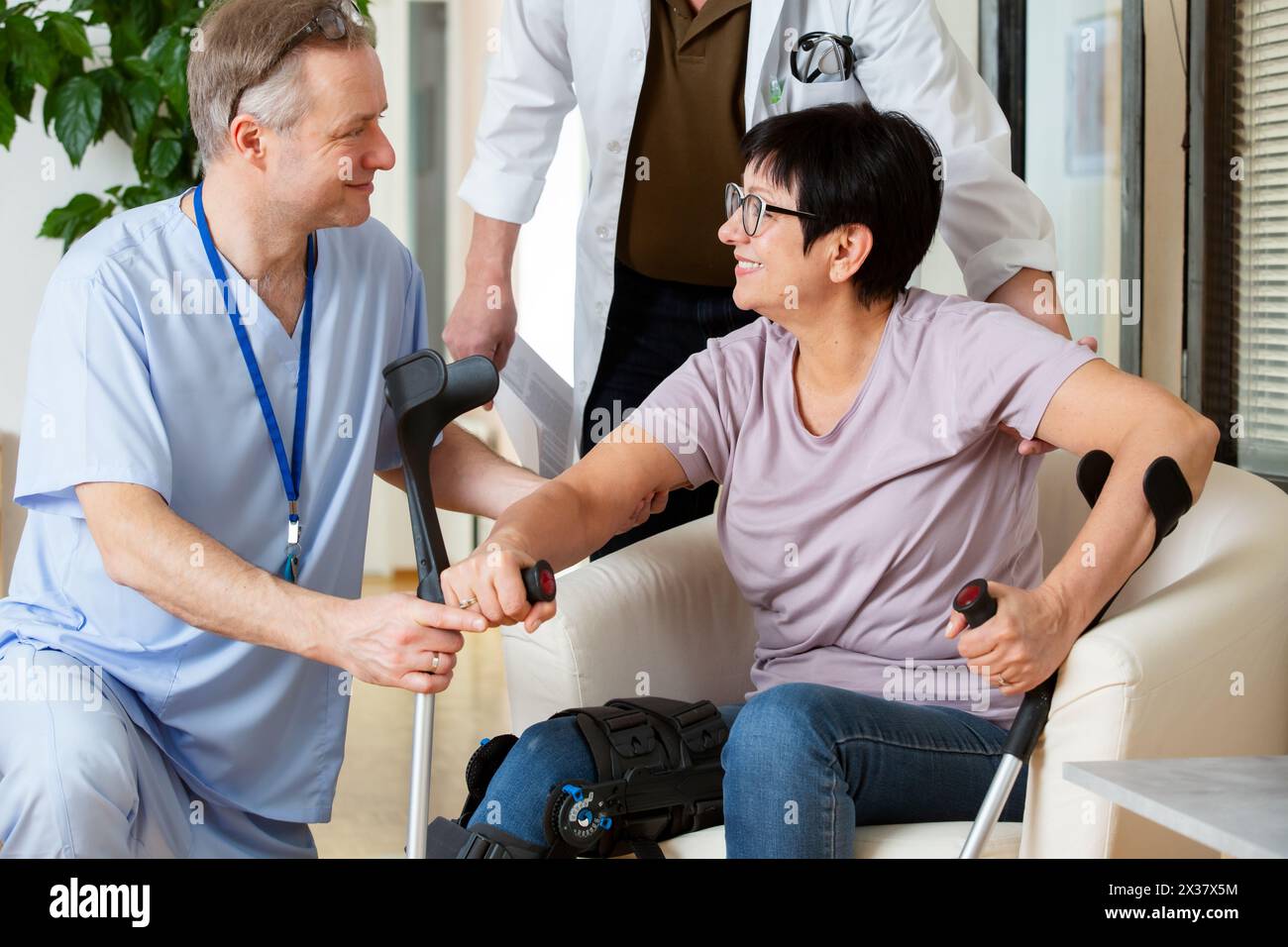 Splint nurse hi-res stock photography and images - Alamy