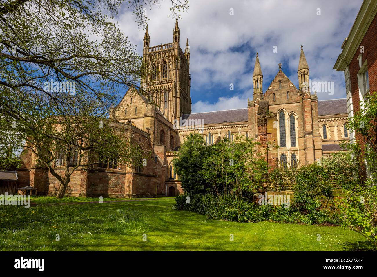 Worcester cathedral architecture hi-res stock photography and images ...