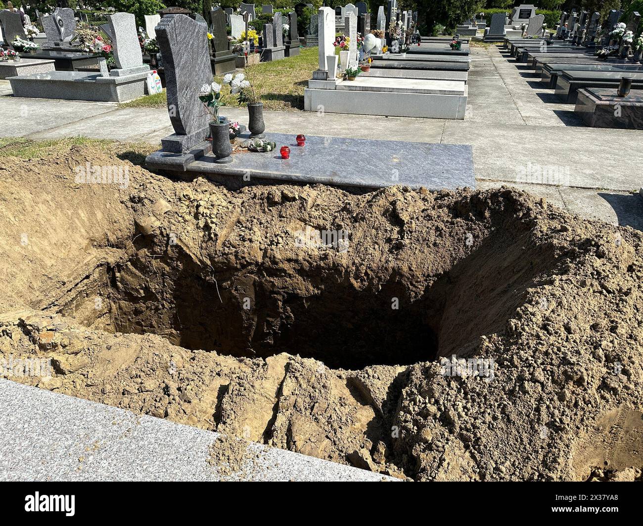 Public burial site hi-res stock photography and images - Alamy
