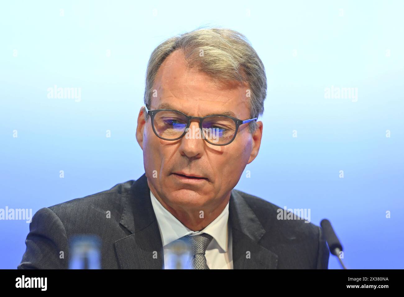 Dr. Thomas Blunck, Mitglied des Vorstands. Einzelbild,angeschnittenes ...