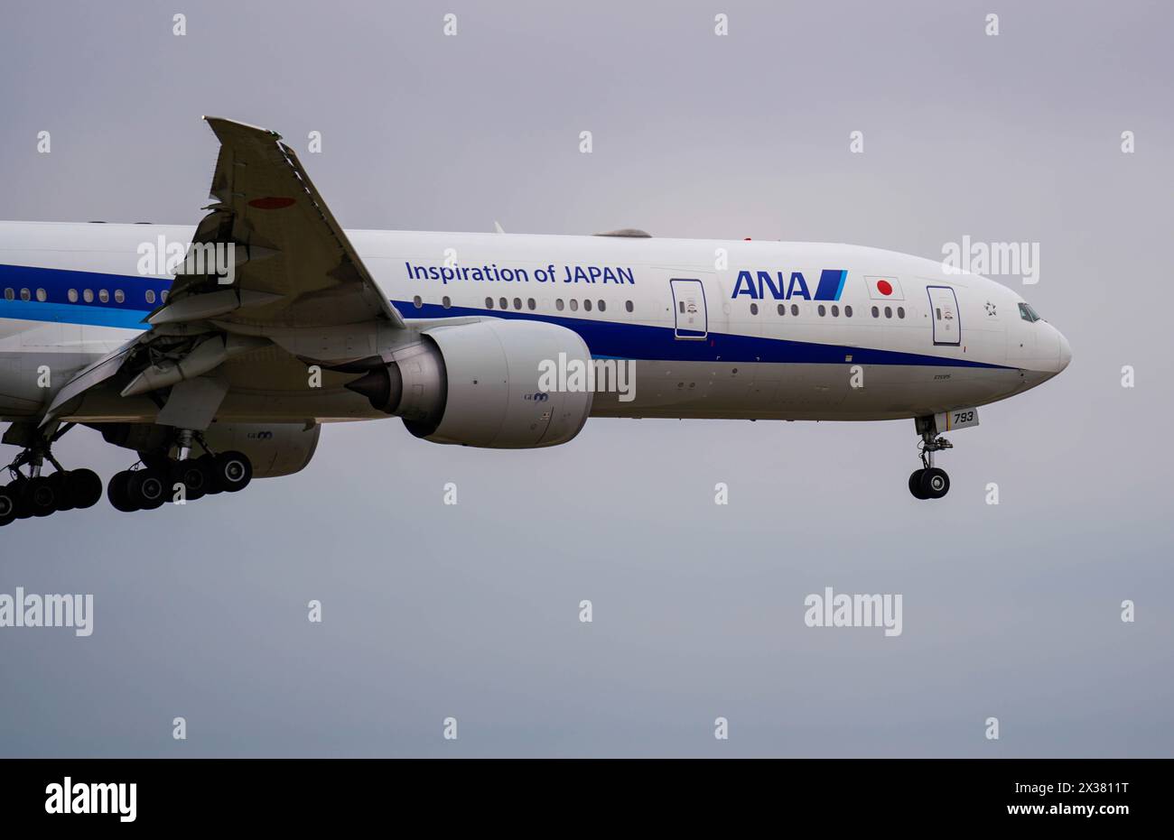 ANA Boeing 777 prepares for landing at Chicago O'Hare International ...