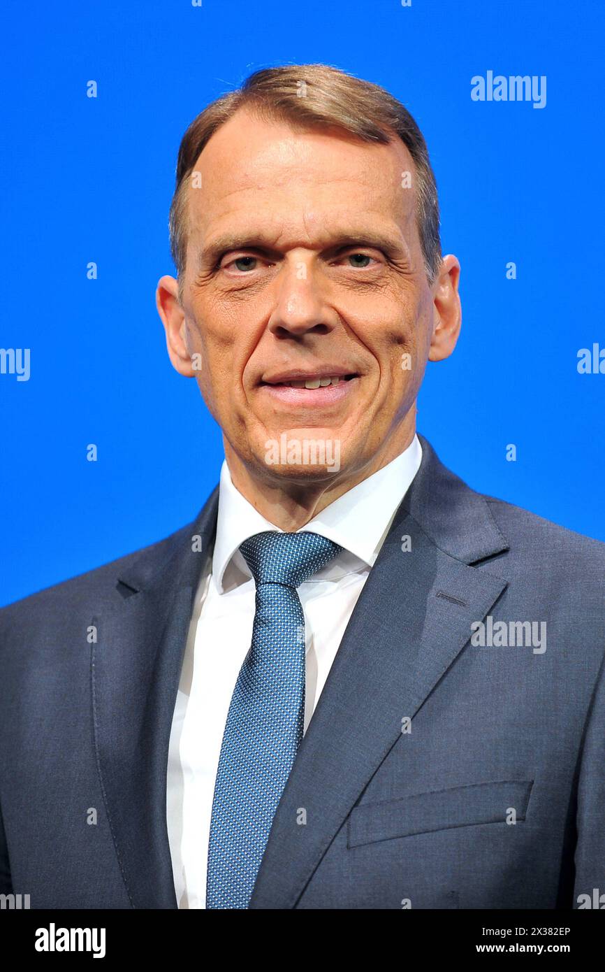 BASF SE - Hauptversammlung. Stephan Kothrade Vorstand BASF SE anläßlich ...