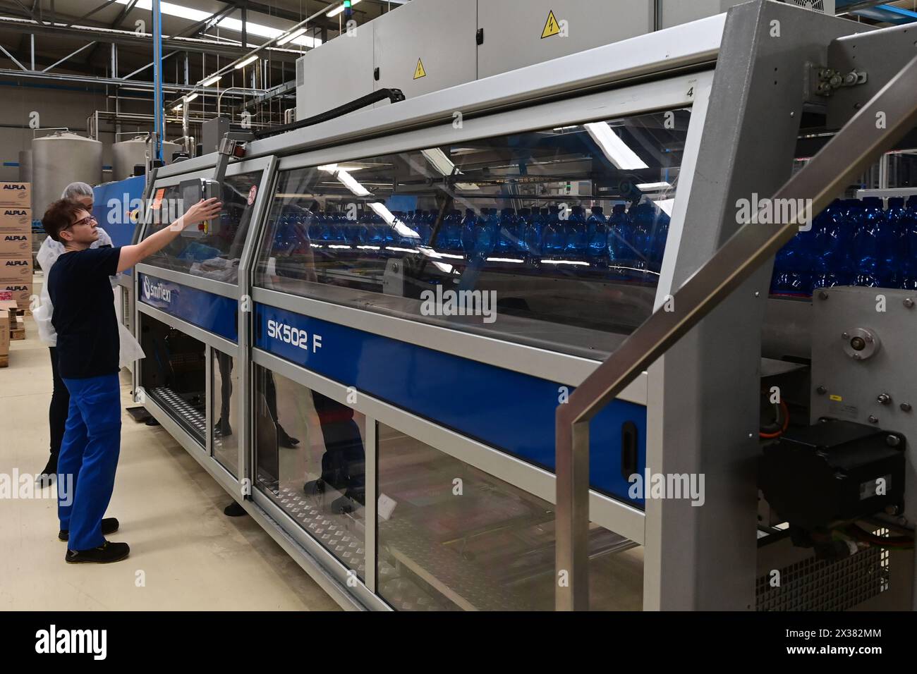 Mnichov, Czech Republic. 25th Apr, 2024. Production of Magnesia company ...