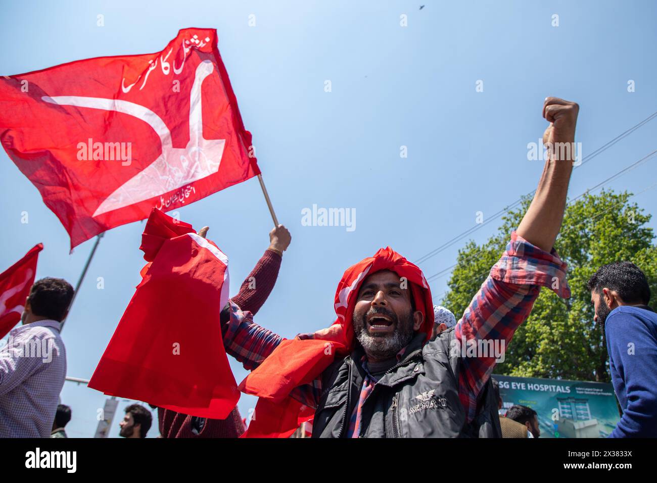 Srinagar, India. 25th Apr, 2024. A supporters of the Jammu and Kashmir ...