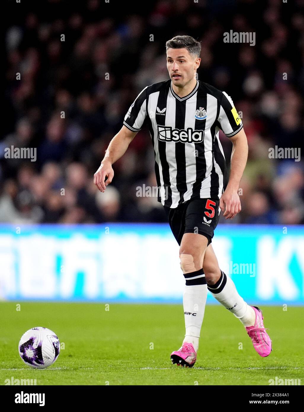 Newcastle United's Fabian Schar during the Premier League match at ...