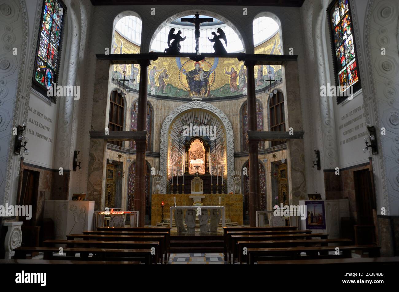 Santuario di maria bambina hi-res stock photography and images - Alamy