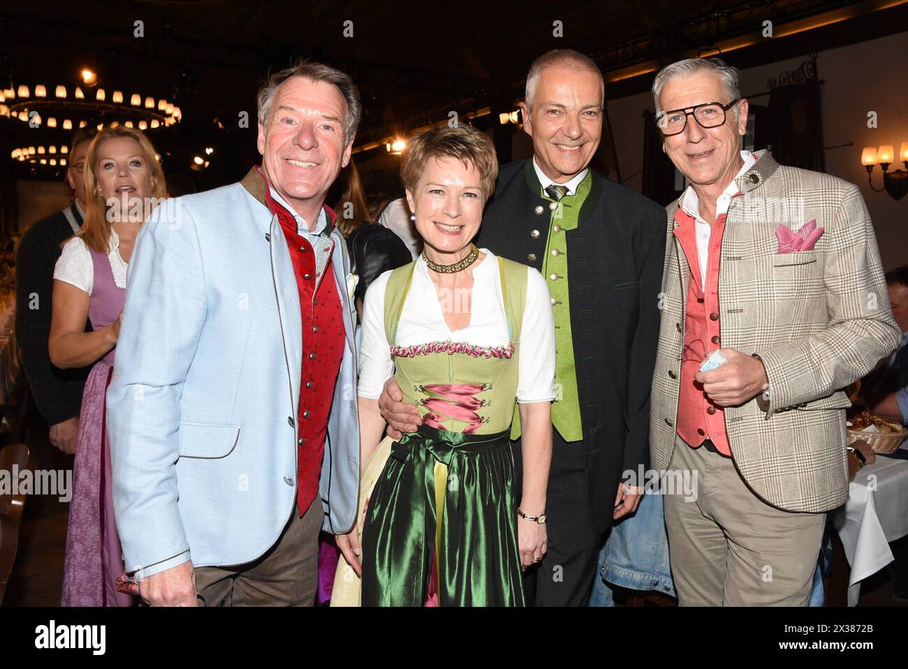 Patrick Lindner Saenger Irmgard Dr.Michaekl Moeller Hofbraeuvorstand Peter Schaefer Muenchen 23. ...