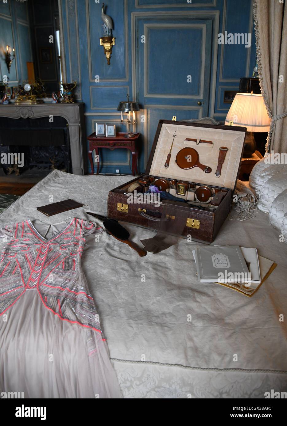 1920s leather make up case hi-res stock photography and images - Alamy