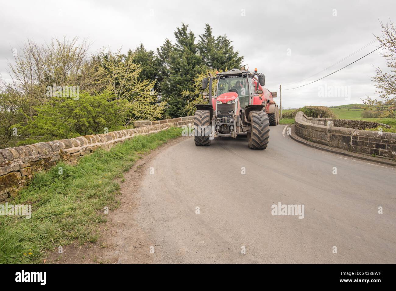 Narrow bridge and tight bend at Gargrave where tractors and slurry ...