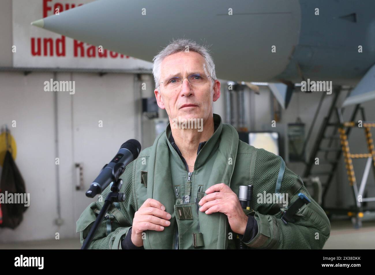 Taktische armee hi-res stock photography and images - Alamy